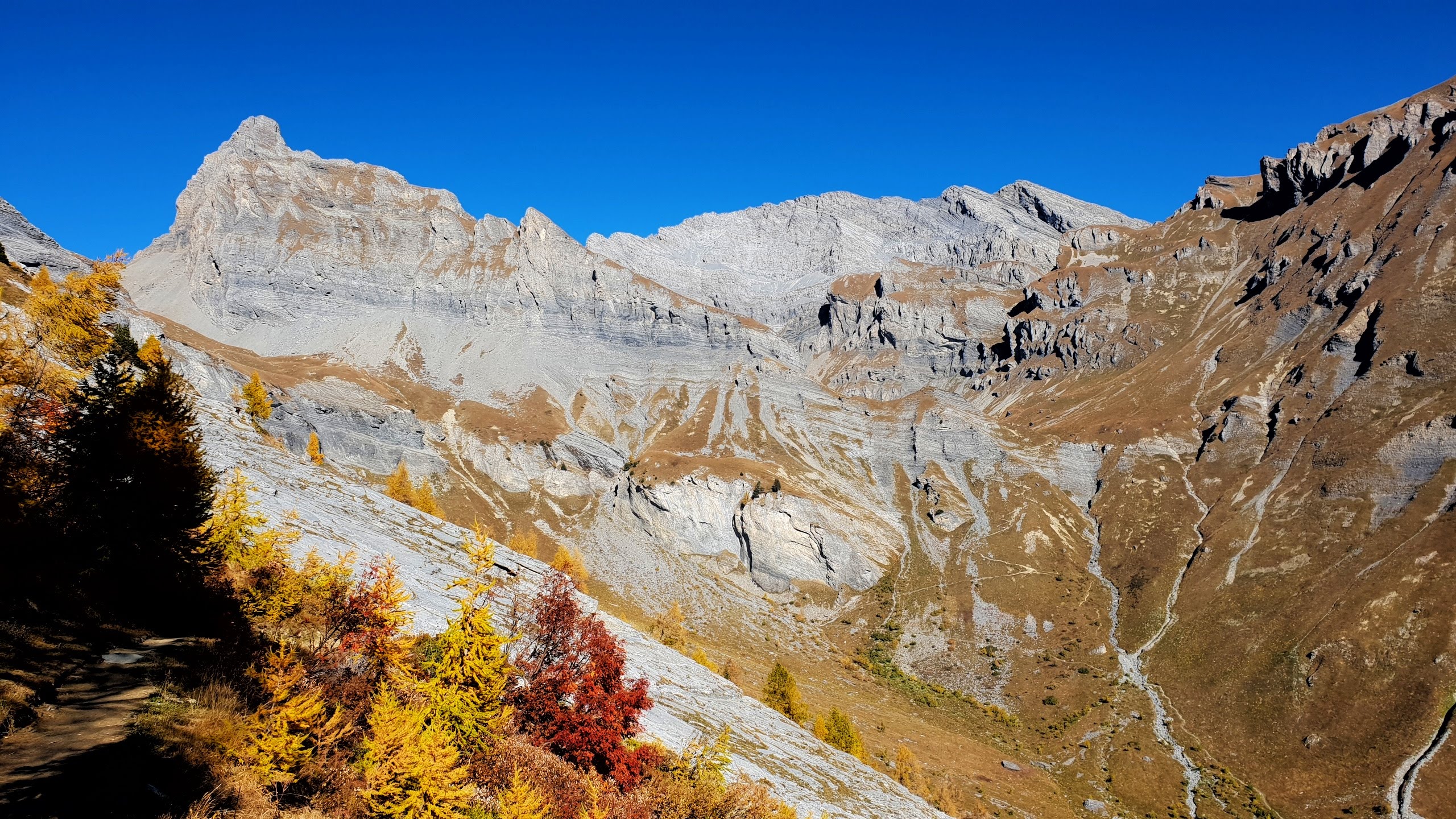 Jorasse – Cabane Rambert – Loutze – Ovronnaz – Randonnées en Suisse romande